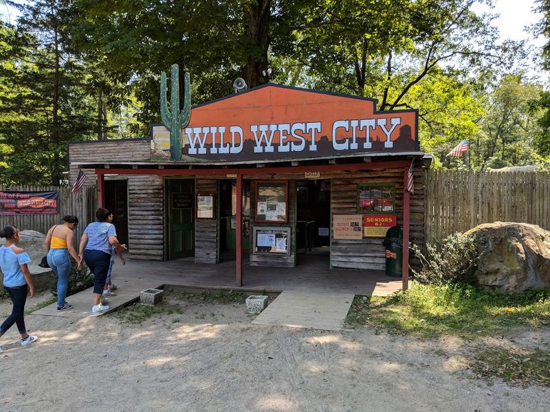 New Jersey’s only western theme park has stagecoach holdups, gold ...