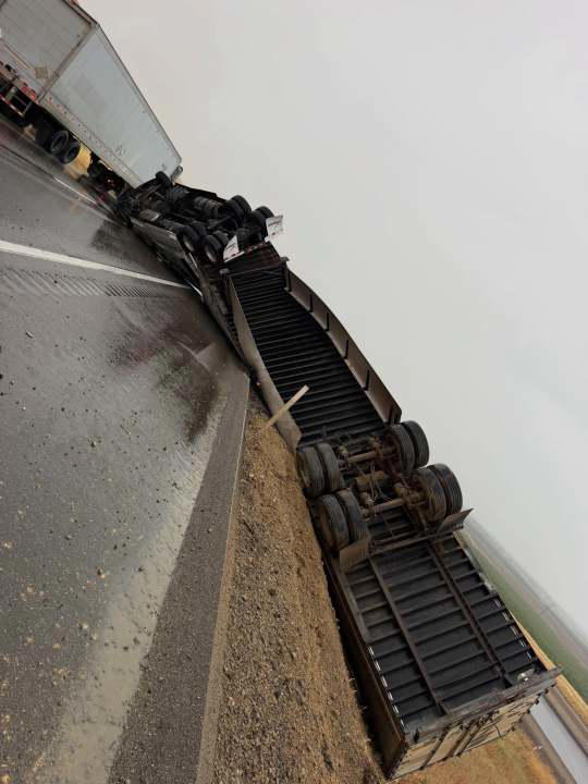 Multiple crashes involving big rigs impact I-5, hazmat situation reported