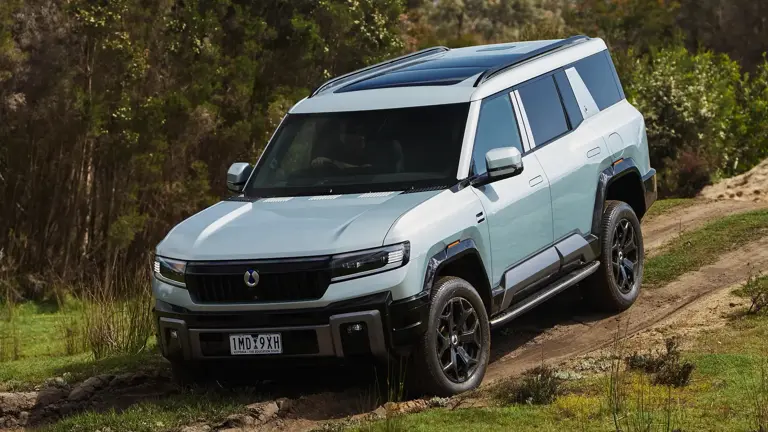 Denza B5, B8 software update boosts off-road, towing abilities over the air