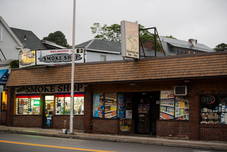 City suspends market's liquor license after allegation of stolen items