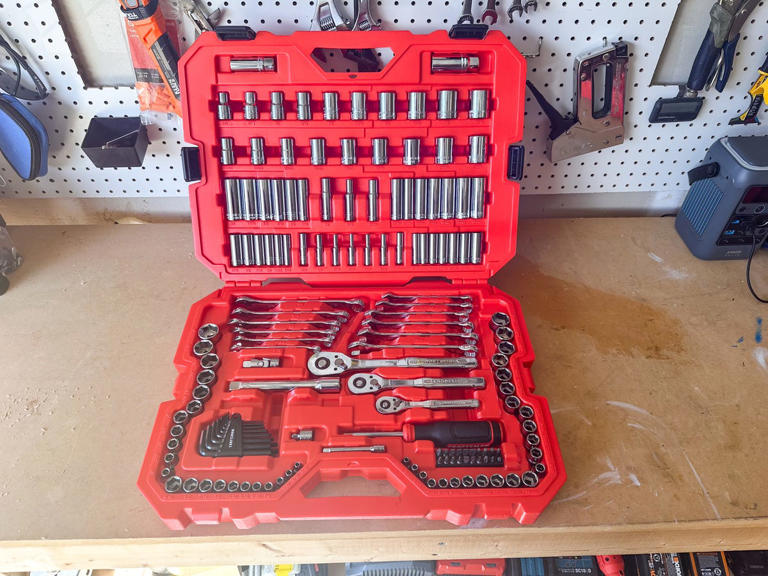 Home mechanics would be hard-pressed to find a nut, bolt, or screw they ...