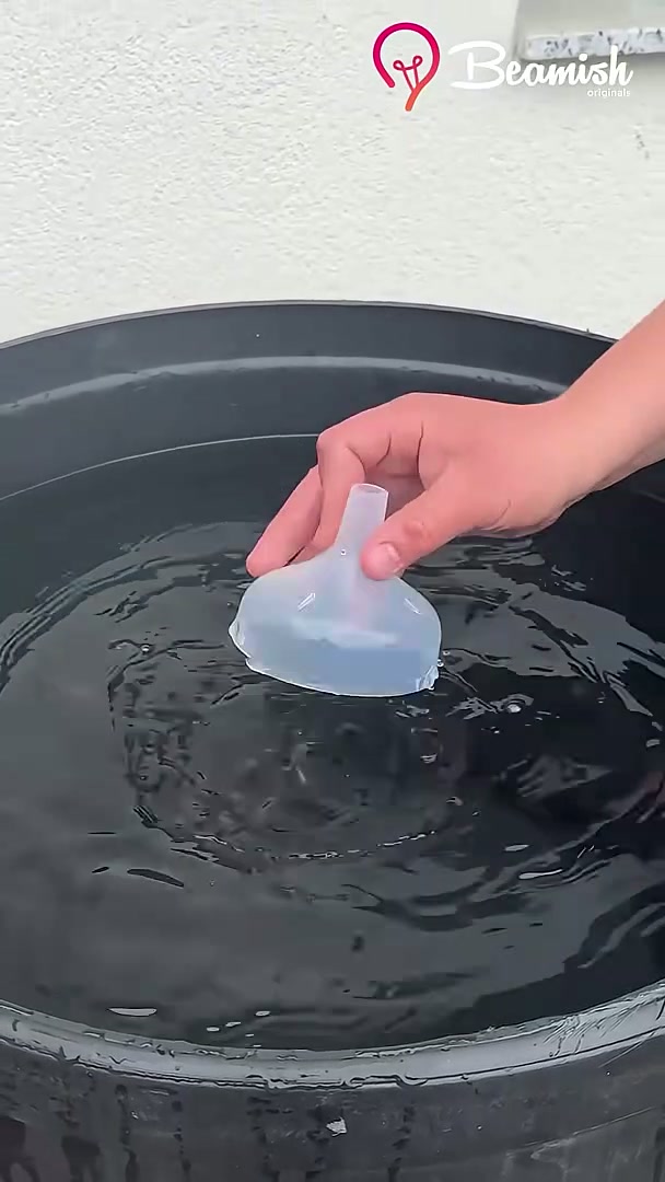 Funnel & hose hack for water siphon #diy #smart #water #siphon