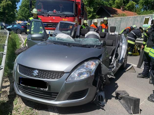 77-Jähriger rast frontal in Gegenverkehr – Frau muss aus Auto ...