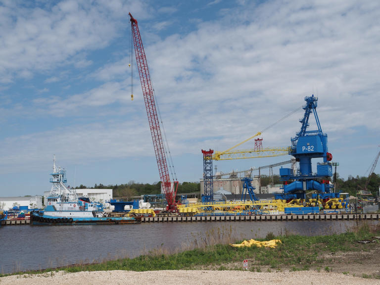 Big Blue crane to depart Manitowoc Harbor for Hawaii