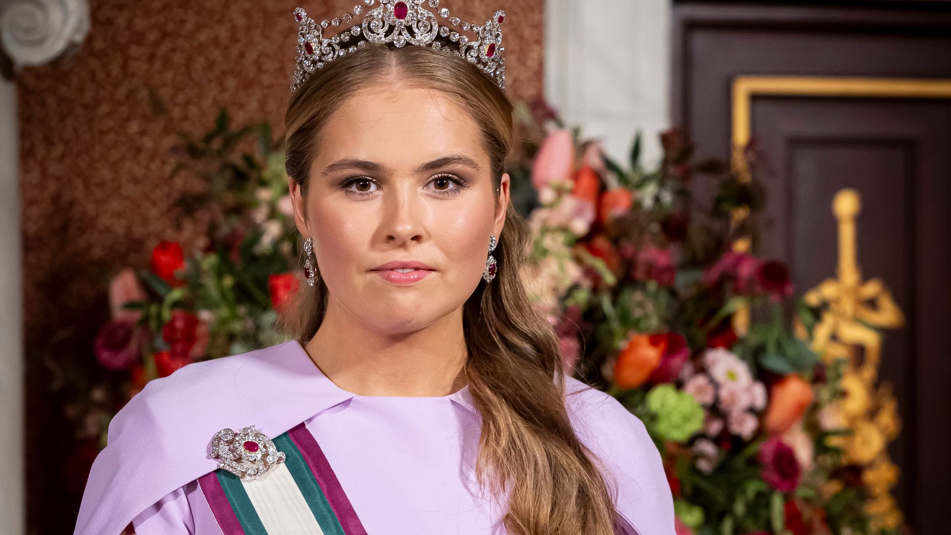 Princess Amalia dusts off Queen Máxima’s jewelry box for the German ...