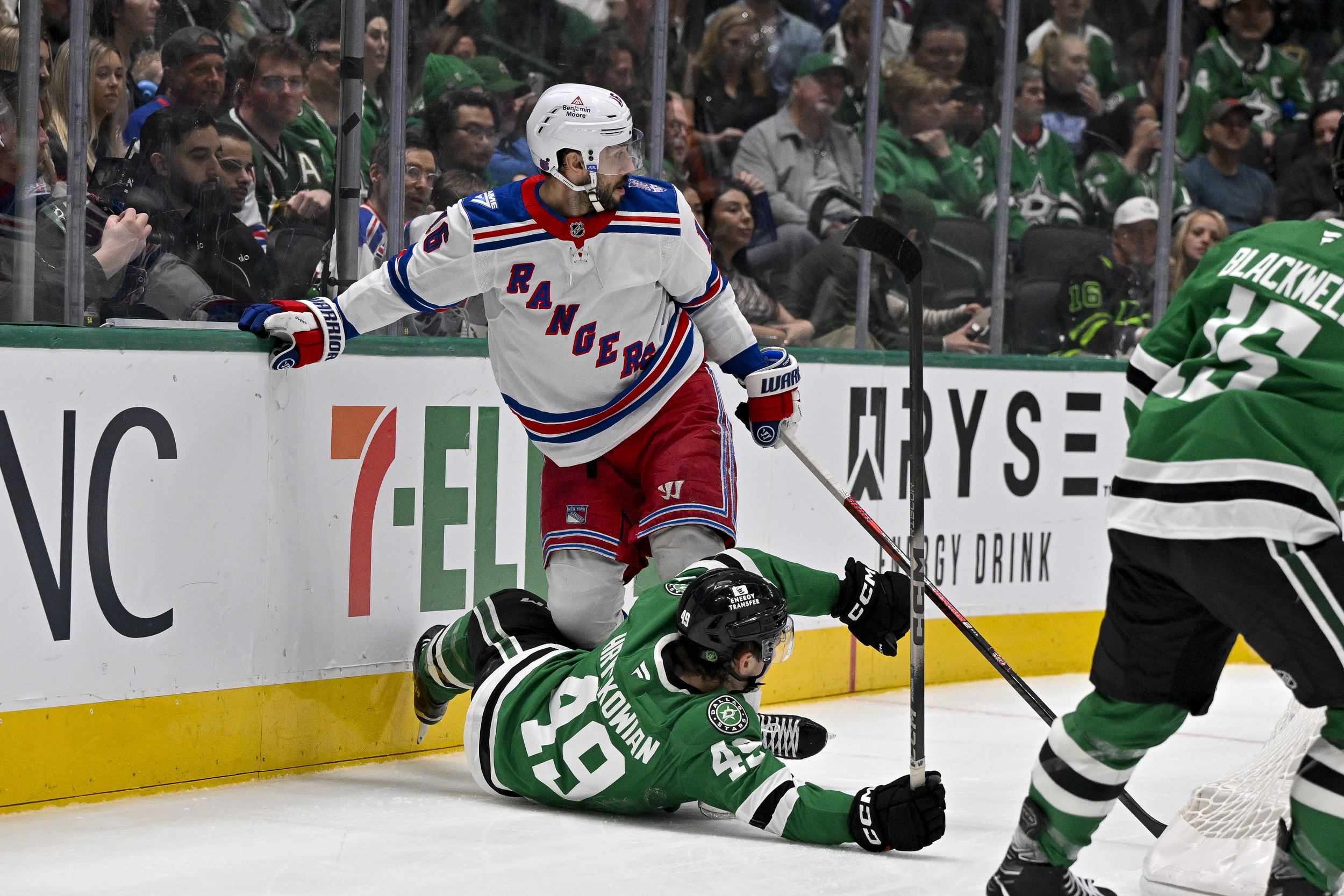 Rangers resume trade talks involving Vincent Trocheck
