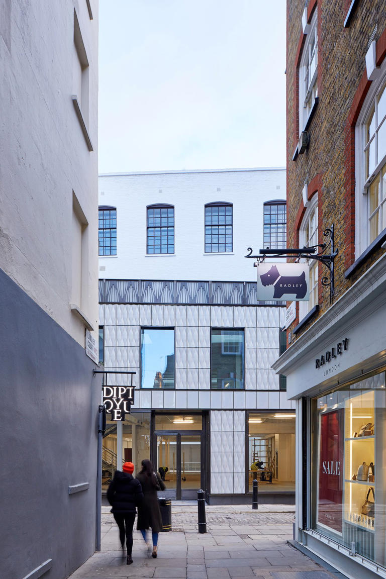 Major high street chain shops to close including flagship London store