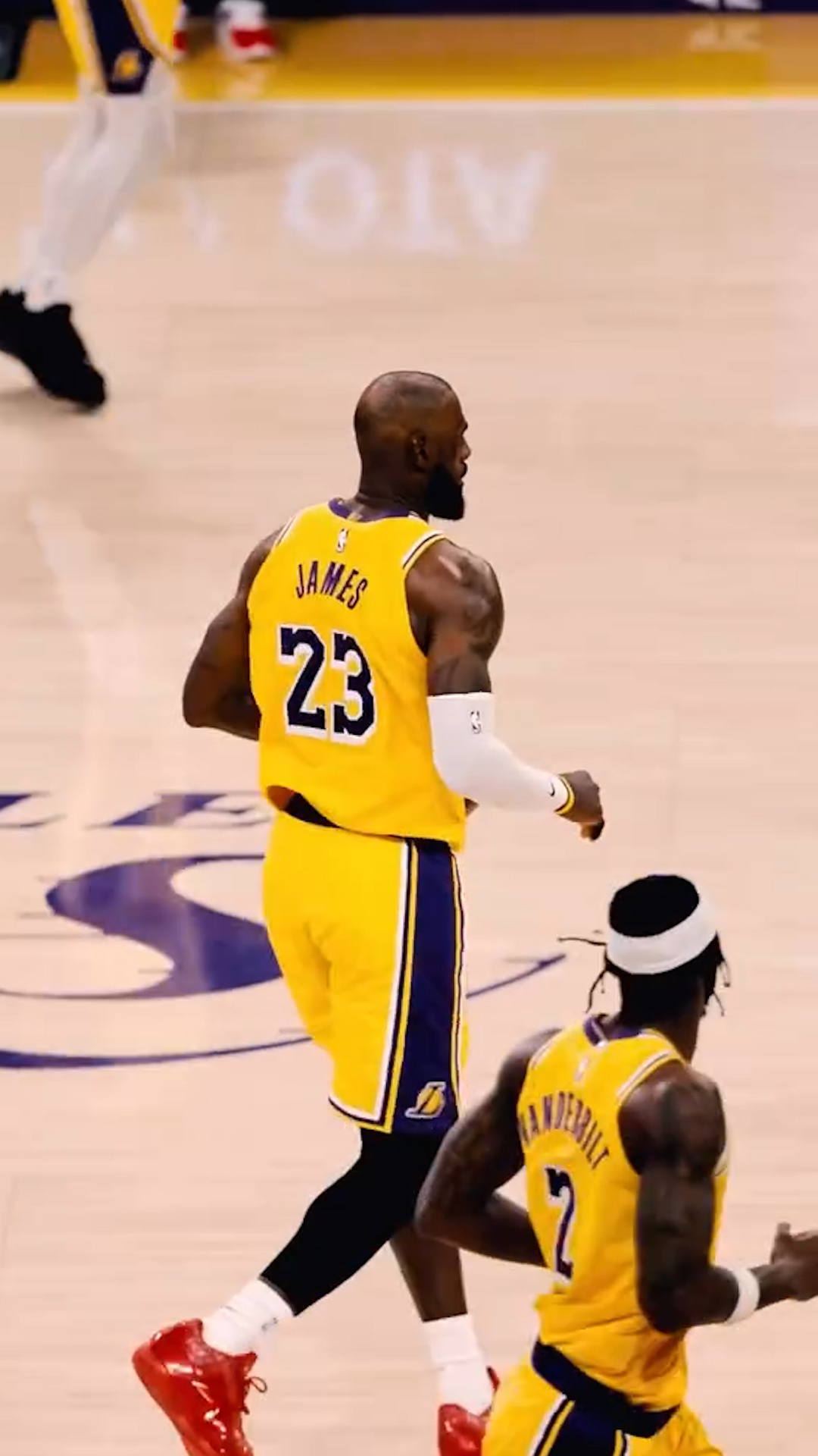 LeBron James proved again why he’s the true king of the NBA