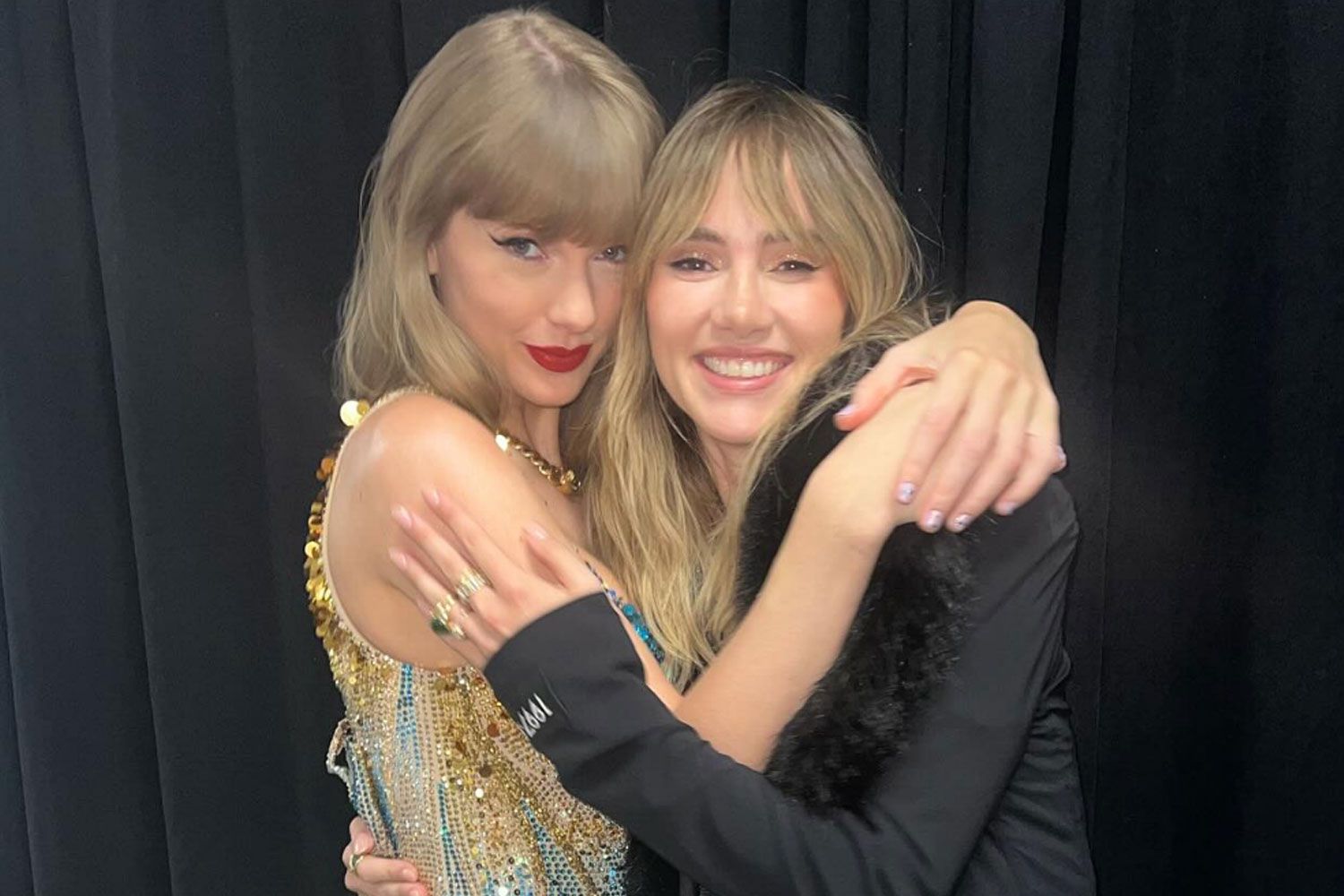 Suki Waterhouse confirms she's going to Taylor Swift's wedding, hopes ...