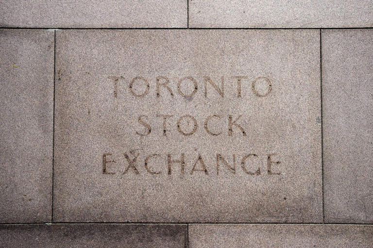 S&P/TSX composite up, US stock markets mixed in late-morning trading