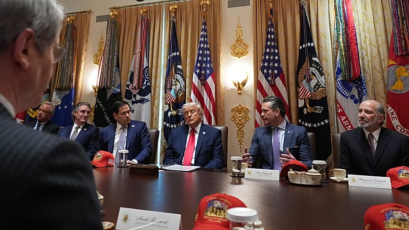 États-Unis et Iran concluent un accord provisoire, en attente du feu ...