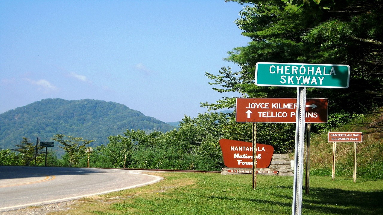 This Tennessee highway climbs 4,000 feet and disappears into the clouds