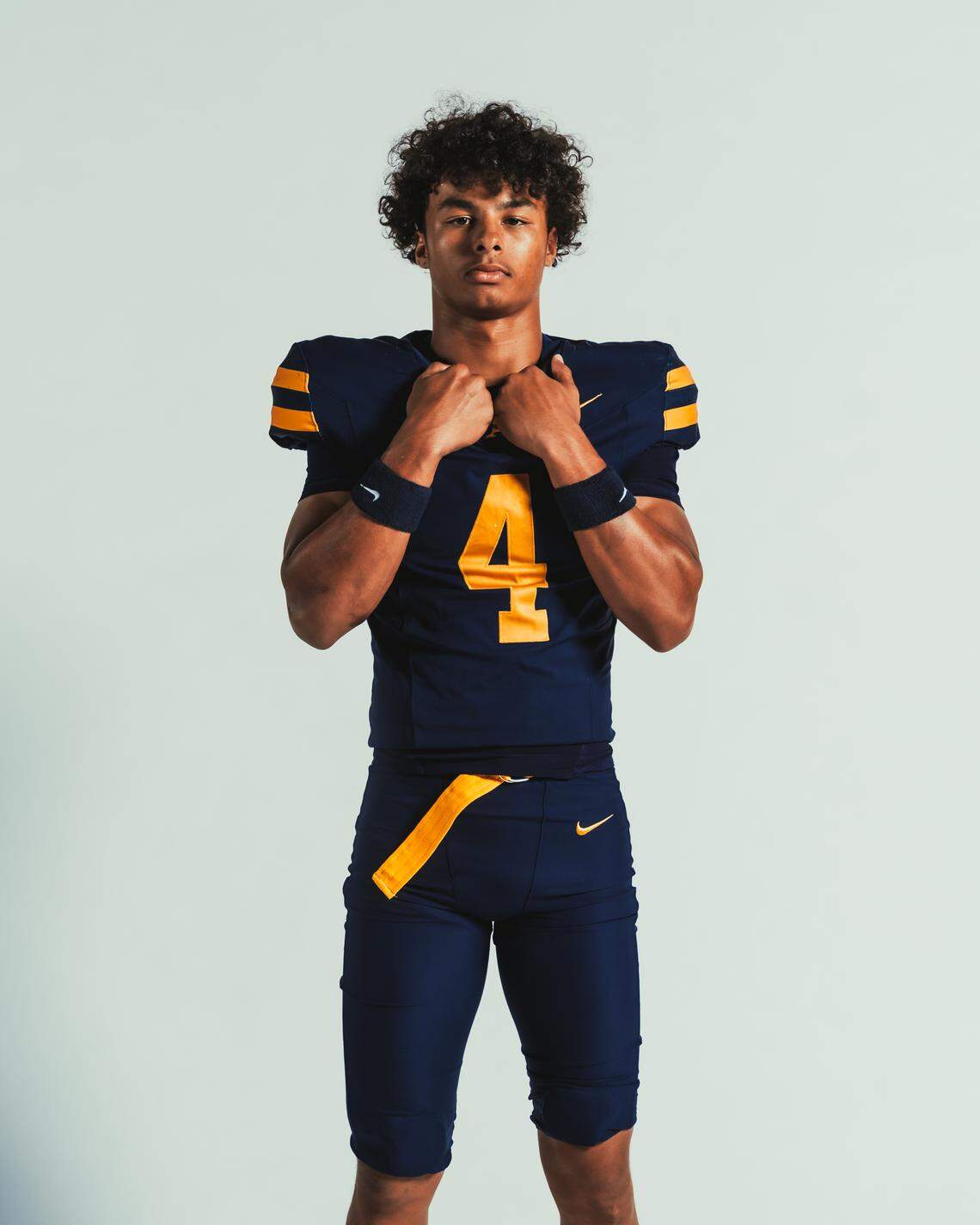 UM, with No. 4 '27 class, welcomes more top prospects. And UT's issue ...