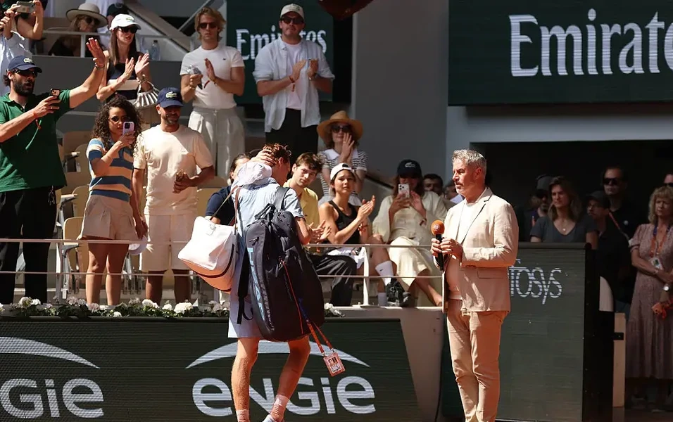 Top seed Sinner suffers shock French Open collapse to Cerundolo