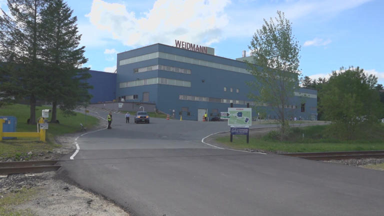 Vt. electrical manufacturer celebrates expansion set to create new jobs
