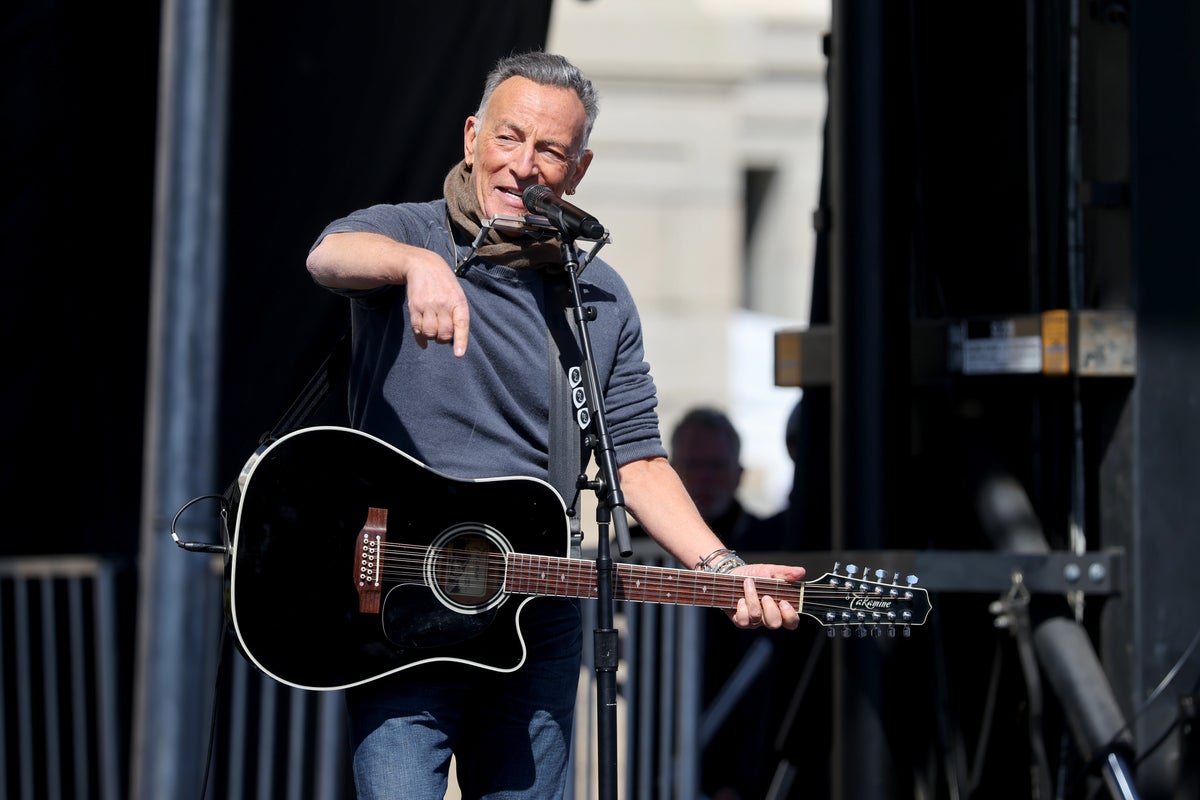 Trump critic announces star-studded protest festival