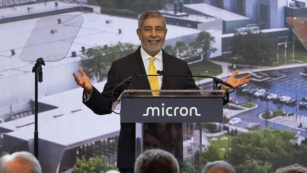 Micron, SanDisk score price-target hikes amid record climbs