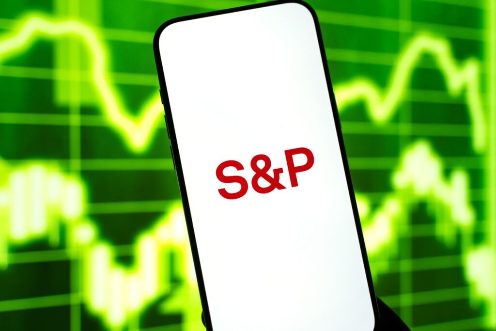 S&P 500 hits record highs, Snowflake jumps 37% on AI boom: Stock market ...