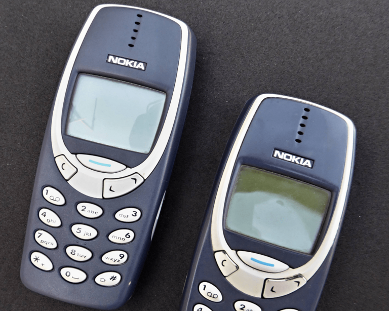 Nicht wegwerfen! Omas altes Handy ist ein Vermögen wert – wenn es ...
