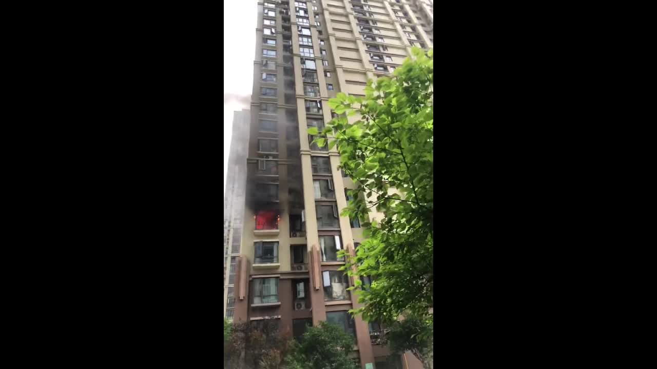 Apartment fire breaks out at high-rise residential building in Changsha ...