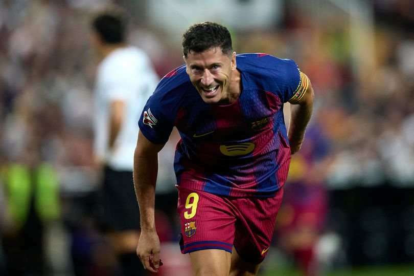 Man United told to repeat transfer trick with Robert Lewandowski deal ...