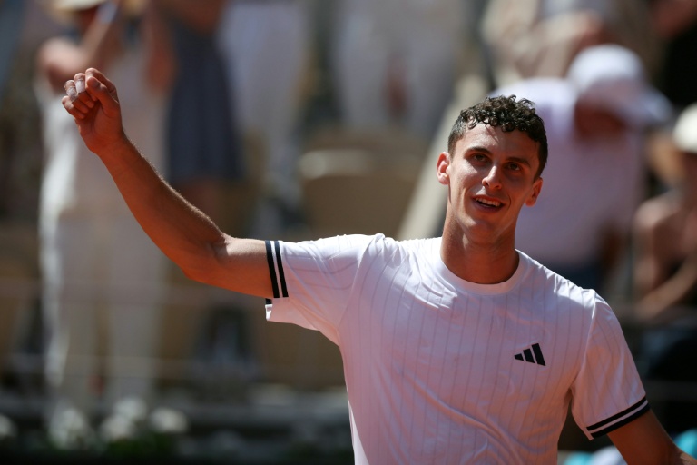 Sinner 'hits wall' as French Open bid collapses
