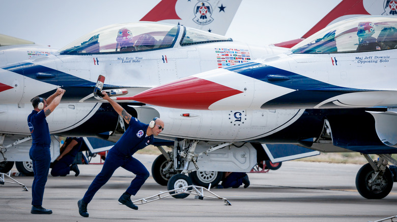 Common Air Force ground crew hand signals and what they mean