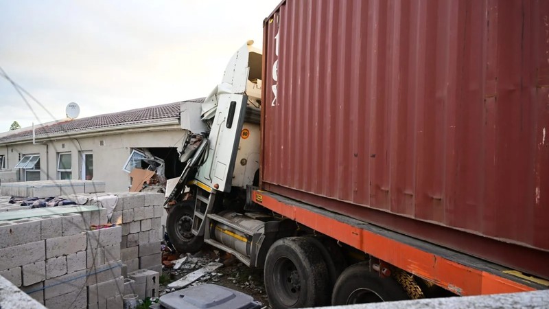 Bothasig residents shocked as truck crashes into kitchen during morning ...