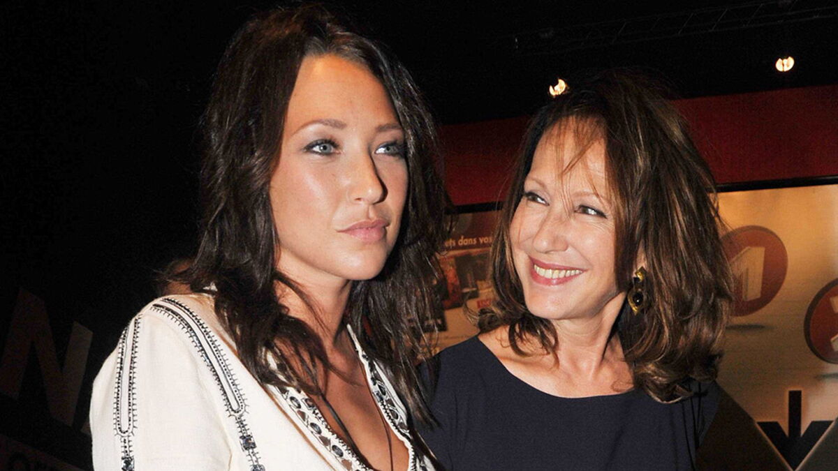 Nathalie Baye : sa fille Laura Smet lui rend hommage en musique : "Nous ...
