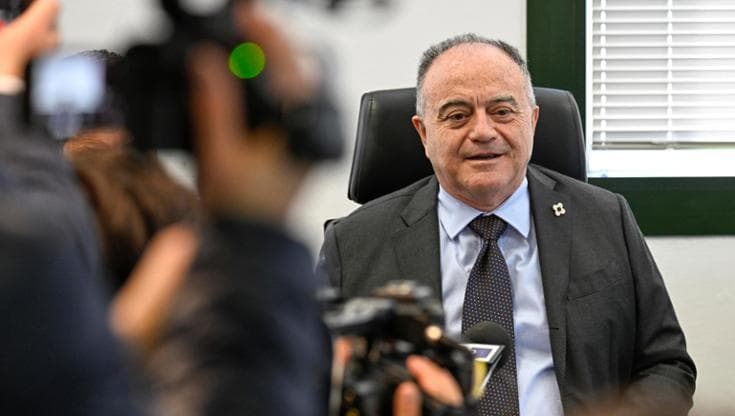 Gratteri agli imprenditori: "A Napoli pizzo e riciclaggio, fatevi ...