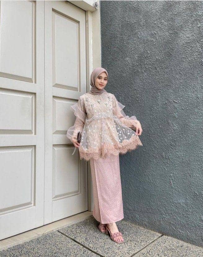 9 kebaya wisuda modern hijab yang menawan, bisa jadi inspirasi