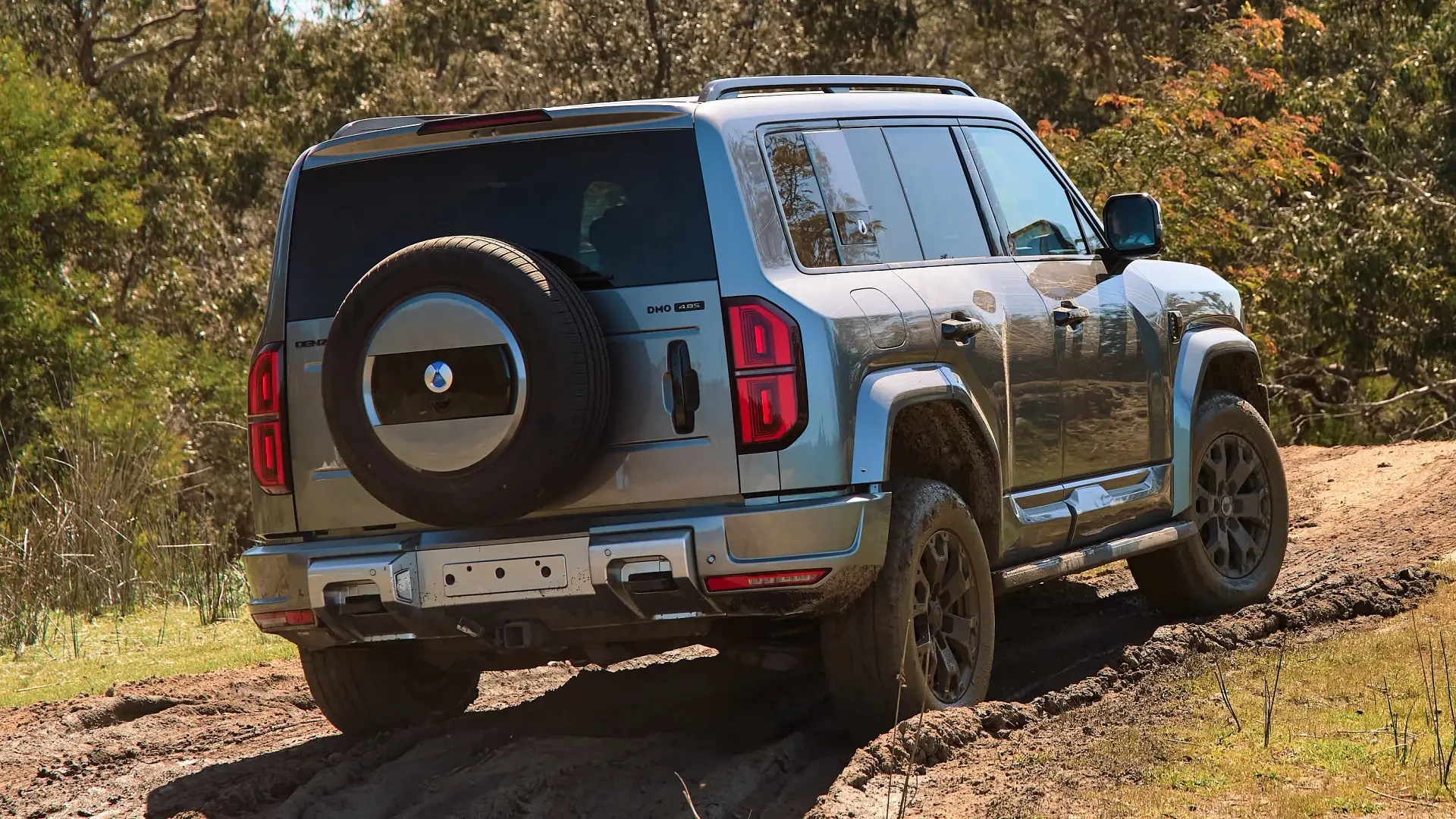 Denza B5, B8 software update boosts off-road, towing abilities over the air