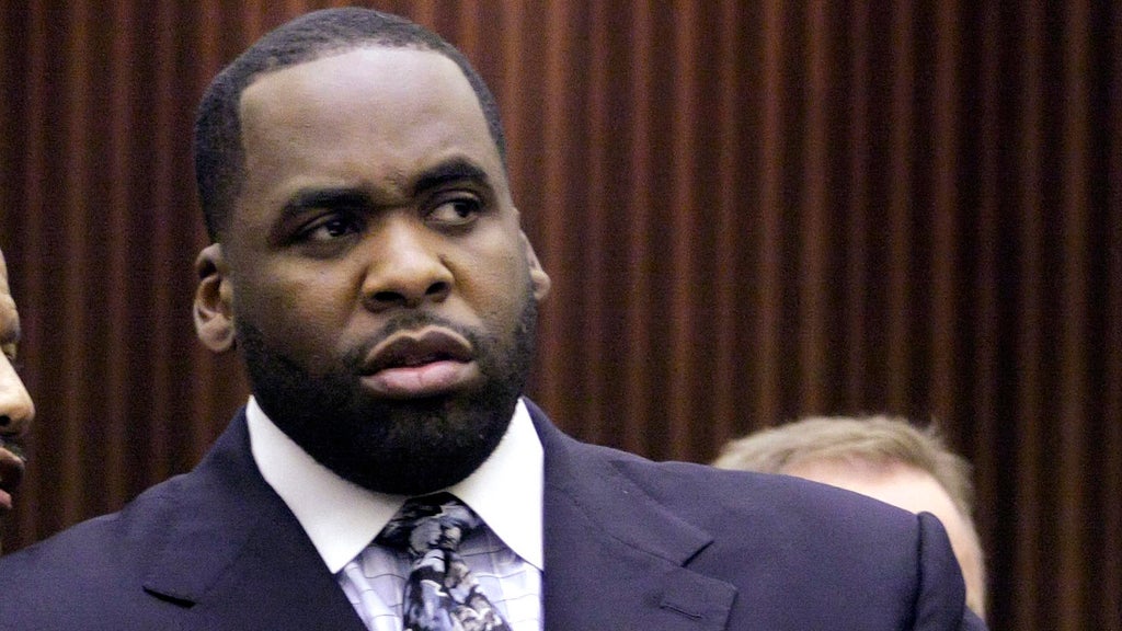 Kilpatrick's objection overruled: Judge orders garnishment of Comerica ...