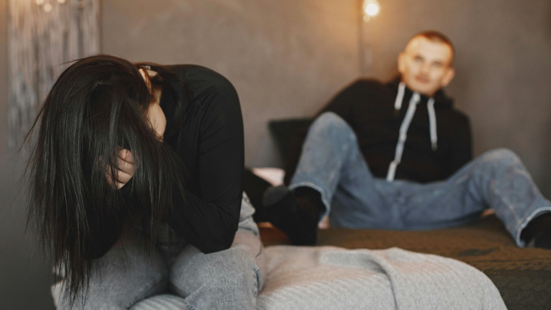 20 warning signs your partner is unhealthy for you