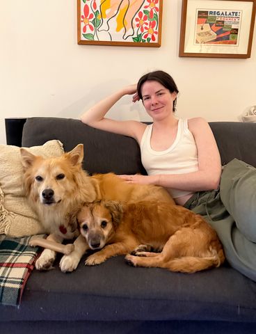'SimonSits' creator Isabel Klee shares health update on beloved dog ...