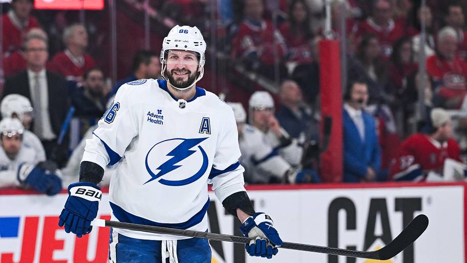 Bolts bounce back: Hagel, Tampa Bay complete the comeback to tie series