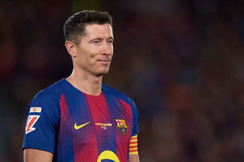 Man United told to repeat transfer trick with Robert Lewandowski deal ...