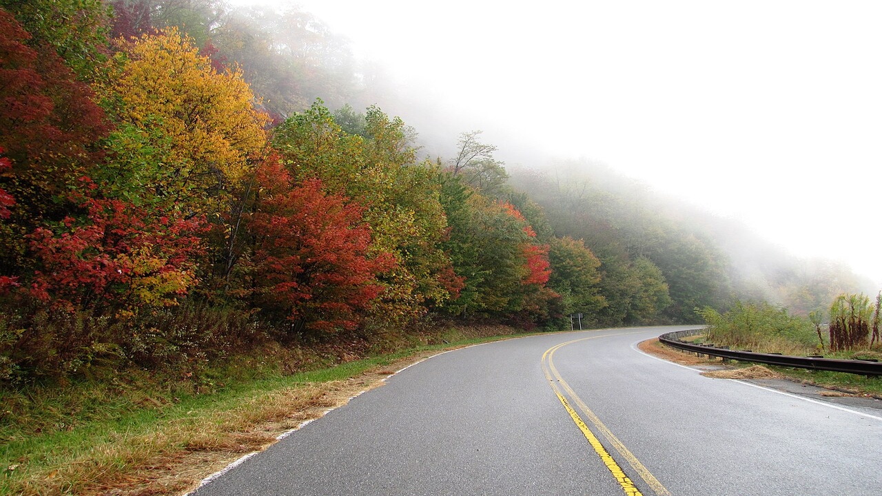 This Tennessee highway climbs 4,000 feet and disappears into the clouds