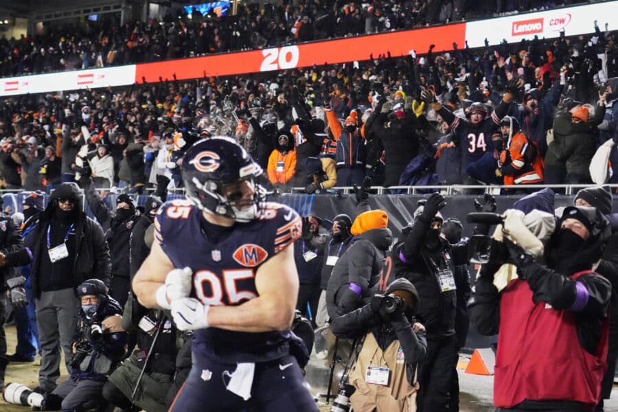 He's locked in: NFL insider reveals that Chicago Bears TE Cole Kmet isn ...