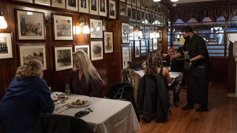 California Assembly approves bill cracking down on restaurant ...