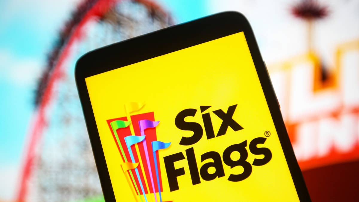 YouTuber Allen Ferrell banned for life from Six Flags after roller ...
