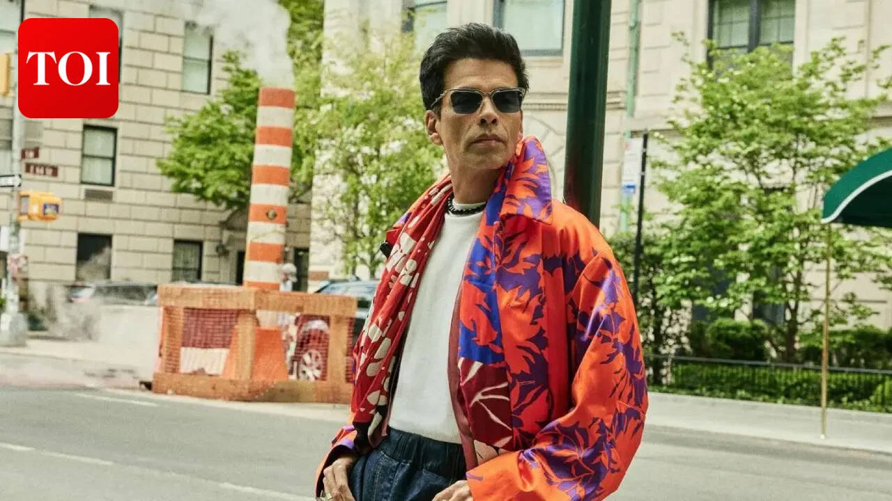 Karan Johar unfollows Shah Rukh Khan, Alia Bhatt, Kareena Kapoor and ...