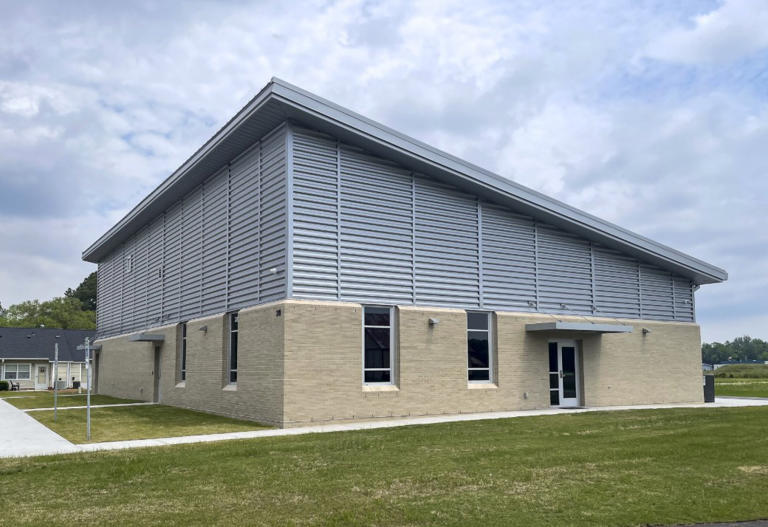 Ribbon cutting ceremony for Beaufort CCC’s Cayton Aurora Center
