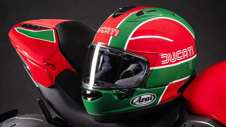 Ducati Collezione 100: 10 mal 100 Sondermodelle - Helm inklusive