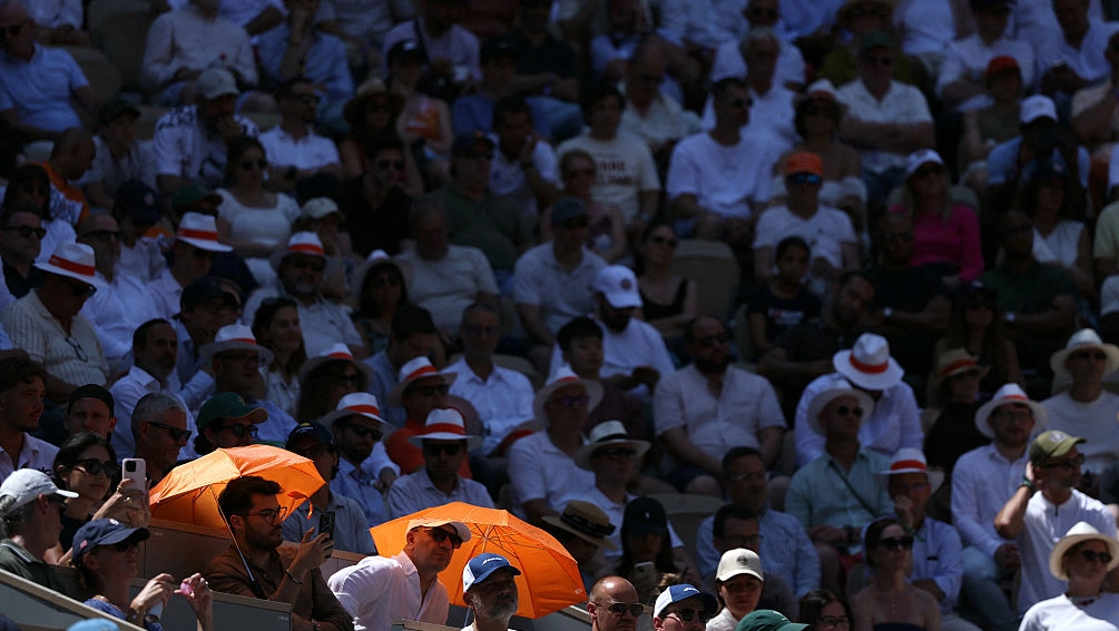 Top seed Sinner suffers shock French Open collapse to Cerundolo