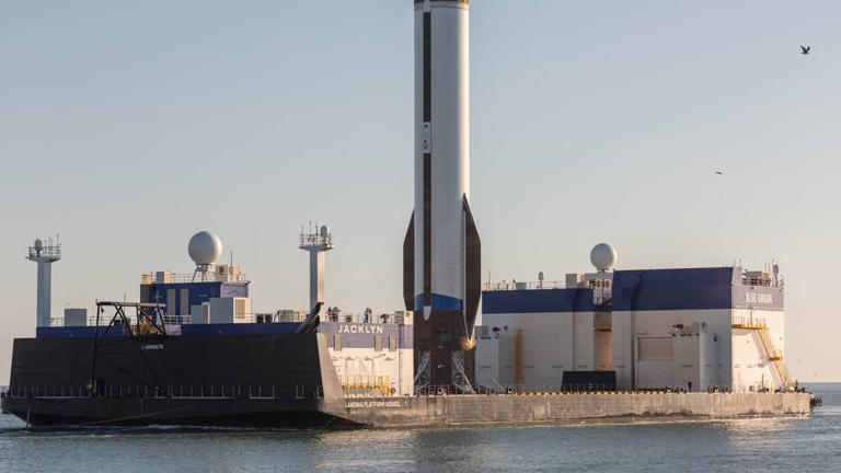 Jeff Bezos lands bold new NASA moon win over Elon Musk