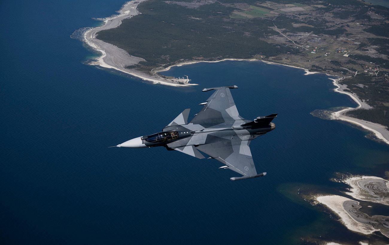 Ukraine to receive Swedish Gripen fighters with long-range Meteor ...