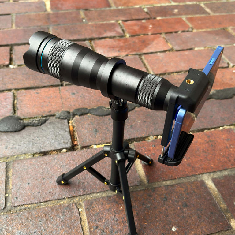 Apexel TeleMacro Pro 10X 2-in-1 telephoto & macro lens review: have a ...