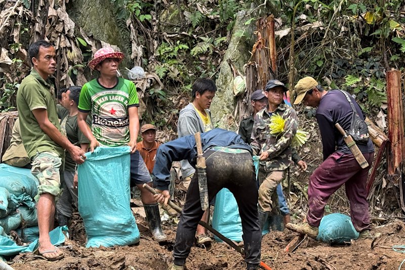 Mission 'almost impossible': Time running out for Laos cave survivors