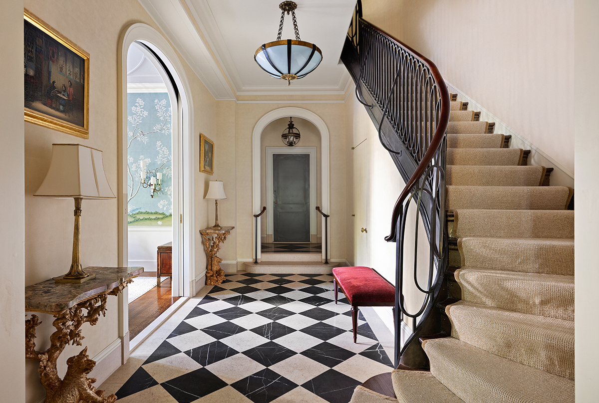 2 East 70th Street maisonette in photos